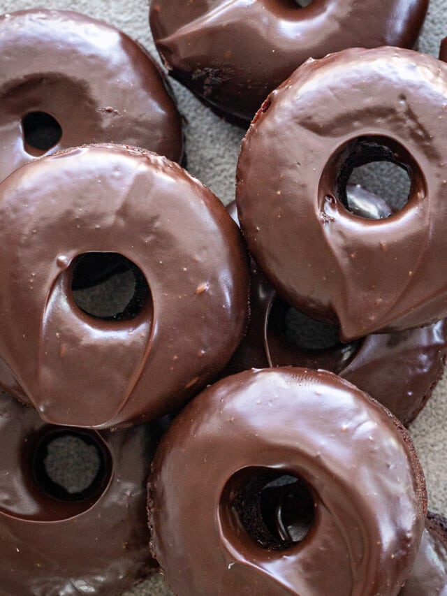 Easy and Decadent Chocolate Nut Clusters - A Red Spatula
