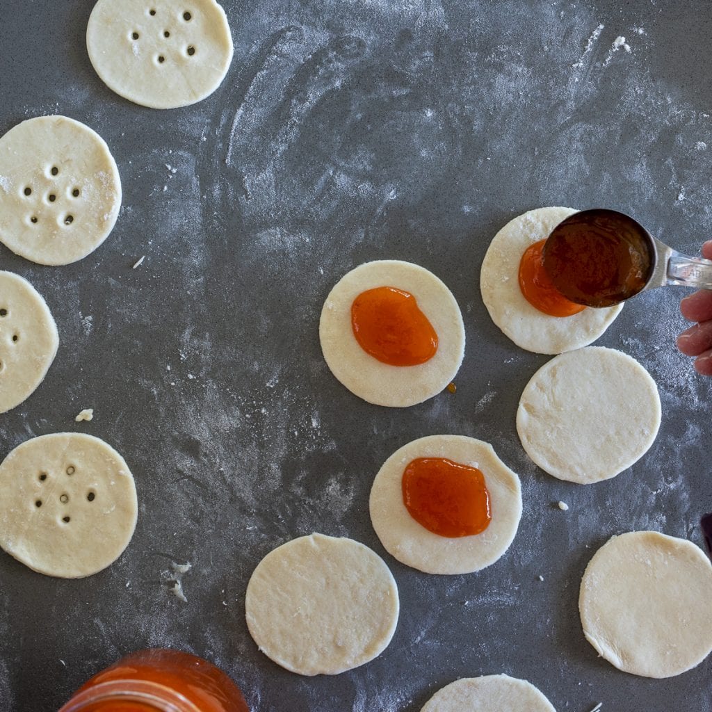 Simple Pie Pops | A Red Spatula | pie pops recipe | pie lollipops