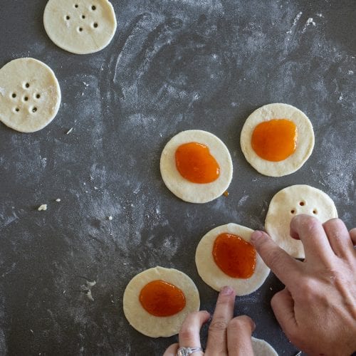 Simple Pie Pops - A Red Spatula - pie pops recipe - pie lollipops