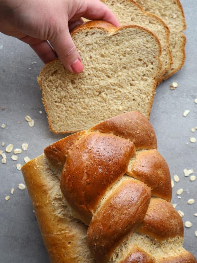 Pull-Apart Whole Wheat Dinner Rolls Recipe (Fluffy and Tender) - A Red ...