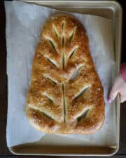 How To Make Homemade Herb Fougasse Bread Recipe - A Red Spatula